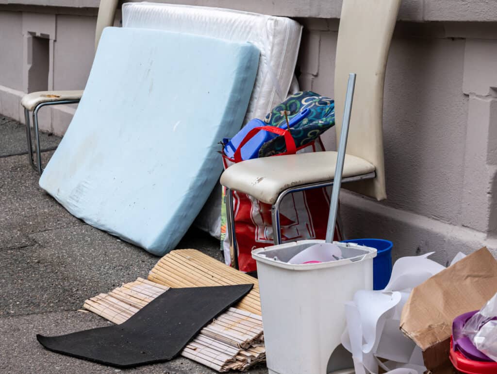 Mattress Disposal - Free & Paid Options To Dispose Of A Mattress ...